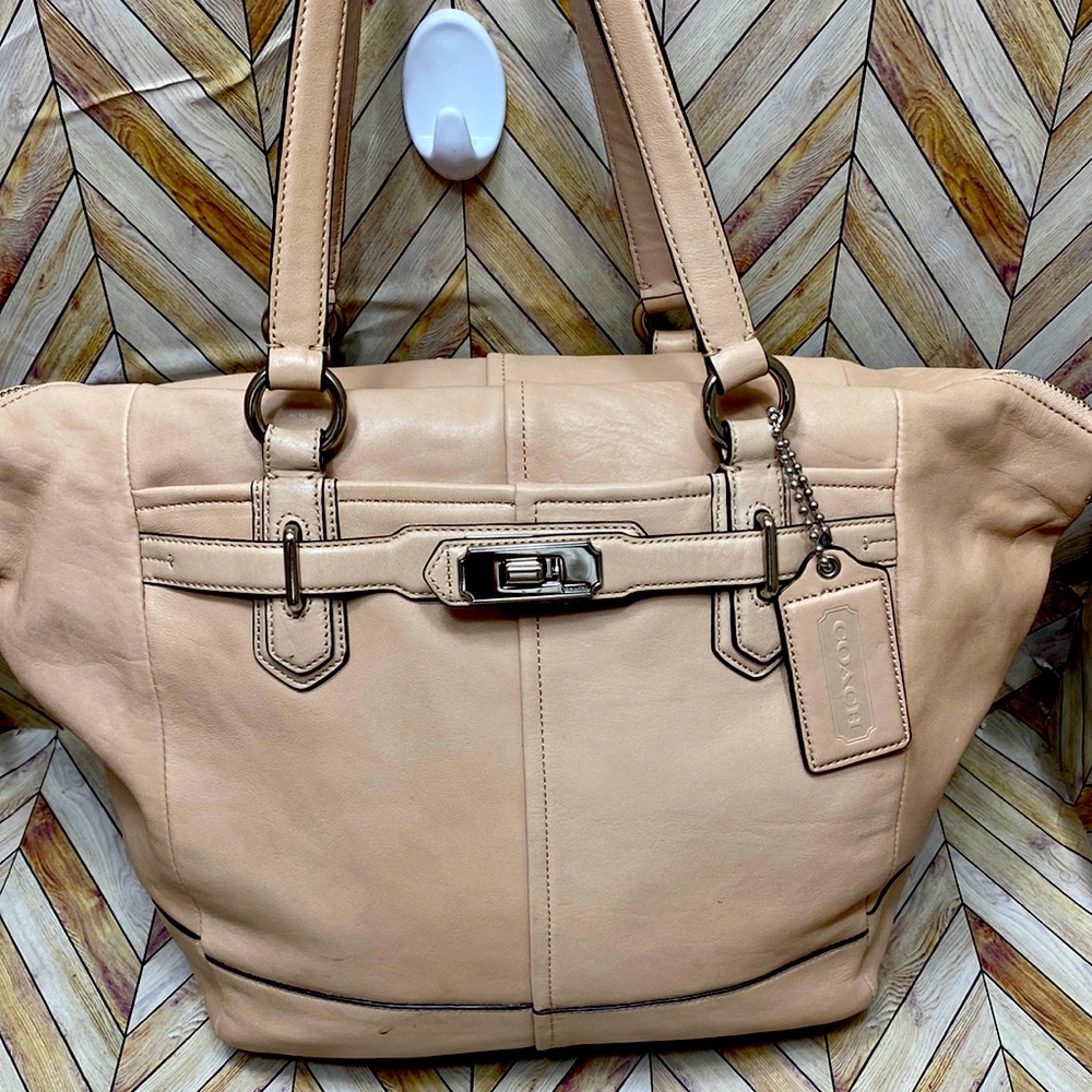 Coach Champagne Leather Chelsea Jayden Carryall Shoul… - Gem